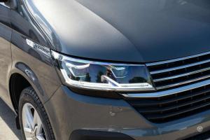 Pelēks Volkswagen Multivan 2019 Viļņa, ar dzinēja tilpumu 1.97 L un nobraukumu 217 tūkst. km par 31900 €, foto 23 vietnē AUTOMOTO.COM.LV