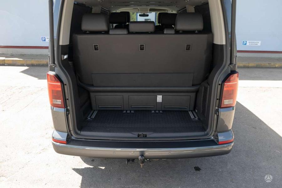 Pelēks Volkswagen Multivan 2019 Viļņa, ar dzinēja tilpumu 1.97 L un nobraukumu 217 tūkst. km par 31900 €, foto 25 vietnē AUTOMOTO.COM.LV
