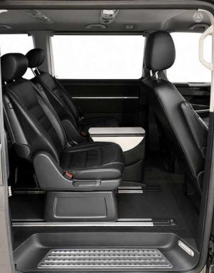 Grey Volkswagen Multivan 2021 in Kaunas, with an engine capacity of 1.97 L and mileage of 152 thousand km for 35800 €, photo 8 on AUTOMOTO.COM.LV