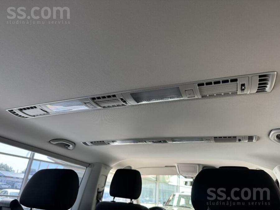 Grey Volkswagen Multivan 2021 in Riga, with an engine capacity of 2.00 L and mileage of 91 thousand km for 31900 €, photo 13 on AUTOMOTO.COM.LV
