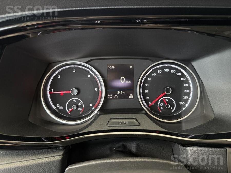 Grey Volkswagen Multivan 2021 in Riga, with an engine capacity of 2.00 L and mileage of 91 thousand km for 31900 €, photo 21 on AUTOMOTO.COM.LV