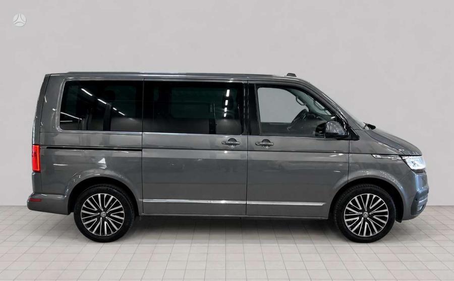 Pelēks Volkswagen Multivan 2021 Kauņa, ar dzinēja tilpumu 1.97 L un nobraukumu 152 tūkst. km par 34800 €, foto 4 vietnē AUTOMOTO.COM.LV