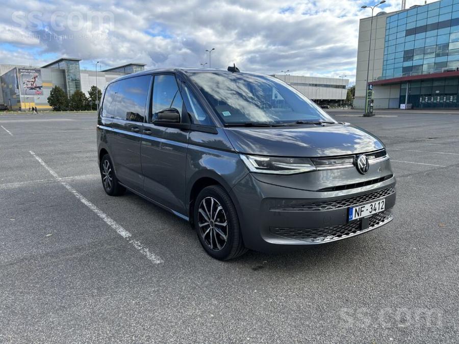 Серый Фольксваген Мультиван 2022 в Рига, объемом двигателя 2.00 л и пробегом 52 тыс. км за 45900 €, фото 4 на AUTOMOTO.COM.LV