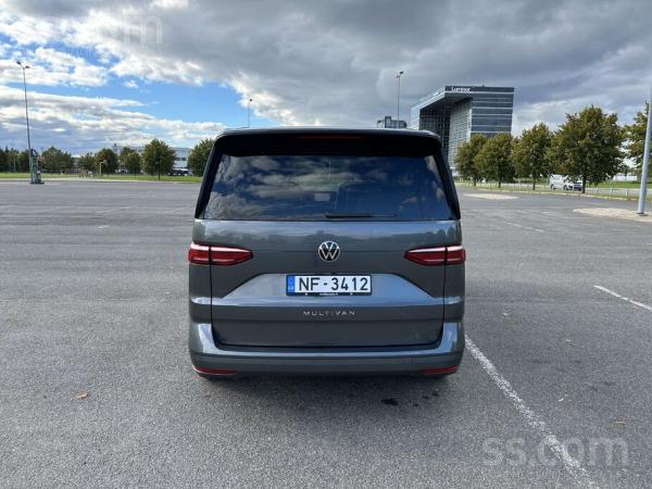 Grey Volkswagen Multivan 2022 in Riga, with an engine capacity of 2.00 L and mileage of 52 thousand km for 45900 €, photo 6 on AUTOMOTO.COM.LV