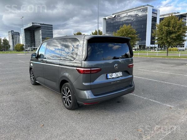 Grey Volkswagen Multivan 2022 in Riga, with an engine capacity of 2.00 L and mileage of 52 thousand km for 45900 €, photo 7 on AUTOMOTO.COM.LV