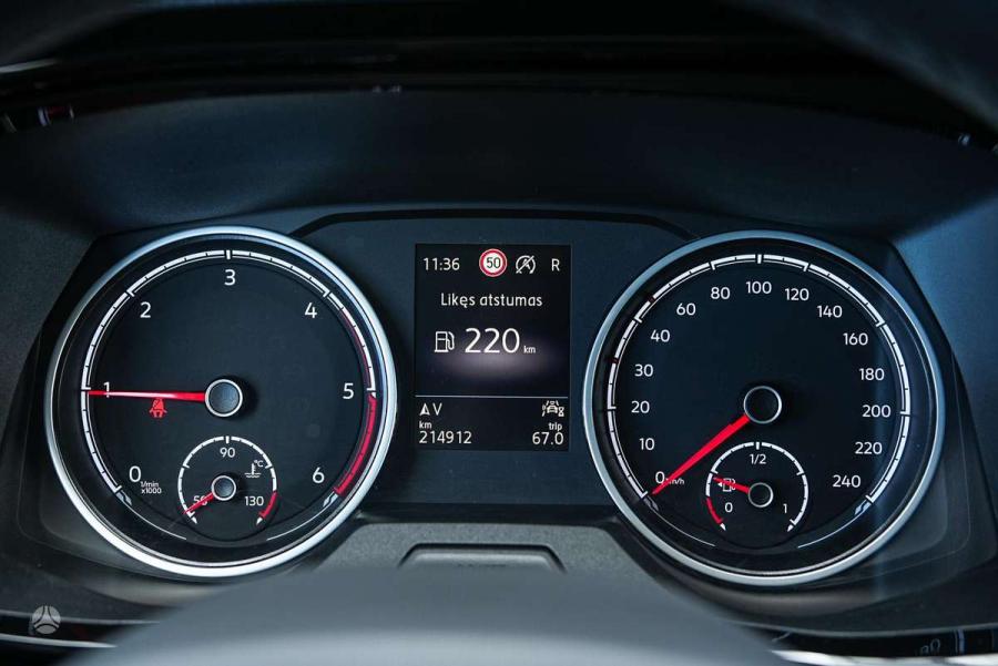 Pelēks Volkswagen Multivan 2022 Kauņa, ar dzinēja tilpumu 1.97 L un nobraukumu 215 tūkst. km par 36450 €, foto 24 vietnē AUTOMOTO.COM.LV