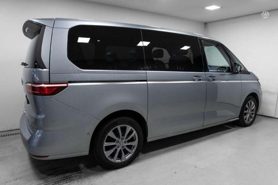 Pelēks Volkswagen Multivan 2022 Viļņa, ar dzinēja tilpumu 2.00 L un nobraukumu 115 tūkst. km par 42500 €, foto 5 vietnē AUTOMOTO.COM.LV
