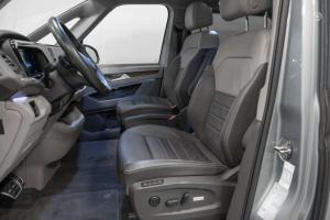 Pelēks Volkswagen Multivan 2022 Viļņa, ar dzinēja tilpumu 2.00 L un nobraukumu 115 tūkst. km par 42500 €, foto 6 vietnē AUTOMOTO.COM.LV