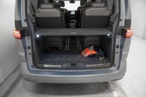 Pelēks Volkswagen Multivan 2022 Viļņa, ar dzinēja tilpumu 2.00 L un nobraukumu 115 tūkst. km par 42500 €, foto 31 vietnē AUTOMOTO.COM.LV