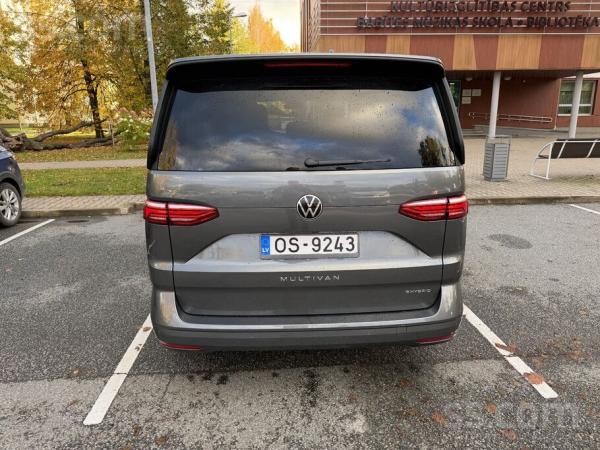 Grey Volkswagen Multivan 2022 in Riga, with an engine capacity of 1.40 L and mileage of 84 thousand km for 38500 €, photo 4 on AUTOMOTO.COM.LV