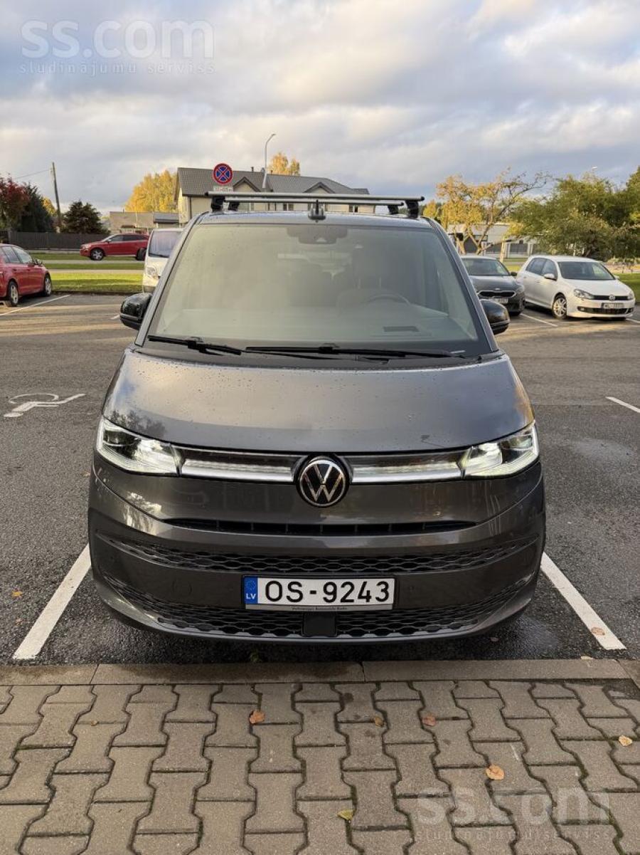 Pelēks Volkswagen Multivan 2022 Rīga, ar dzinēja tilpumu 1.40 L un nobraukumu 84 tūkst. km par 38500 €, foto 7 vietnē AUTOMOTO.COM.LV