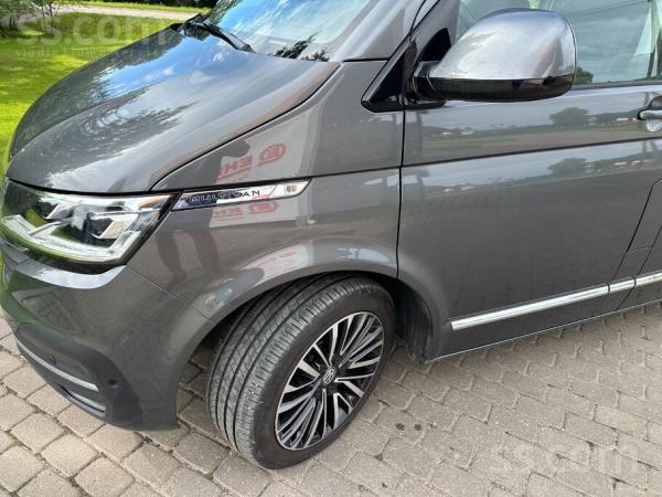Pelēks Volkswagen Multivan 2023 Rīga, ar dzinēja tilpumu 2.00 L un nobraukumu 93 tūkst. km par 44900 €, foto 3 vietnē AUTOMOTO.COM.LV
