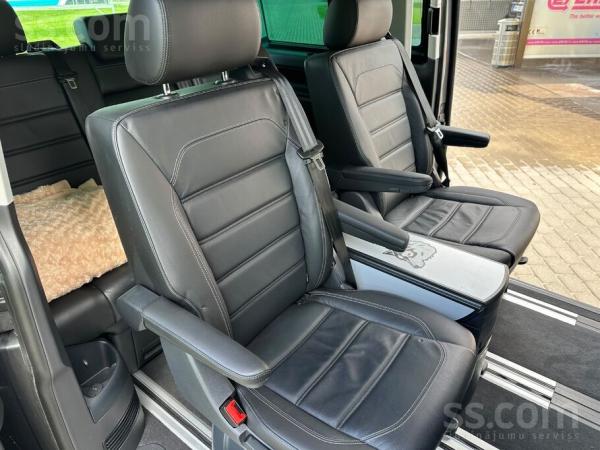 Pelēks Volkswagen Multivan 2023 Rīga, ar dzinēja tilpumu 2.00 L un nobraukumu 93 tūkst. km par 44900 €, foto 7 vietnē AUTOMOTO.COM.LV