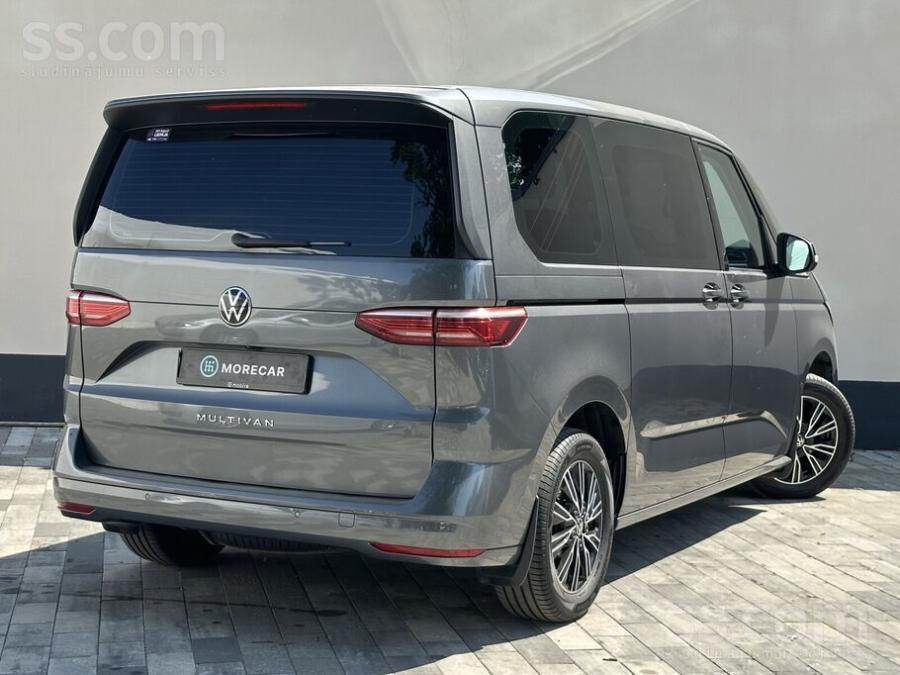 Grey Volkswagen Multivan 2023 in Riga, with an engine capacity of 2.00 L and mileage of 118 thousand km for 39950 €, photo 5 on AUTOMOTO.COM.LV