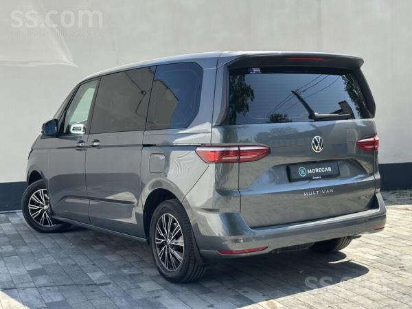 Pelēks Volkswagen Multivan 2023 Rīga, ar dzinēja tilpumu 2.00 L un nobraukumu 118 tūkst. km par 39950 €, foto 6 vietnē AUTOMOTO.COM.LV