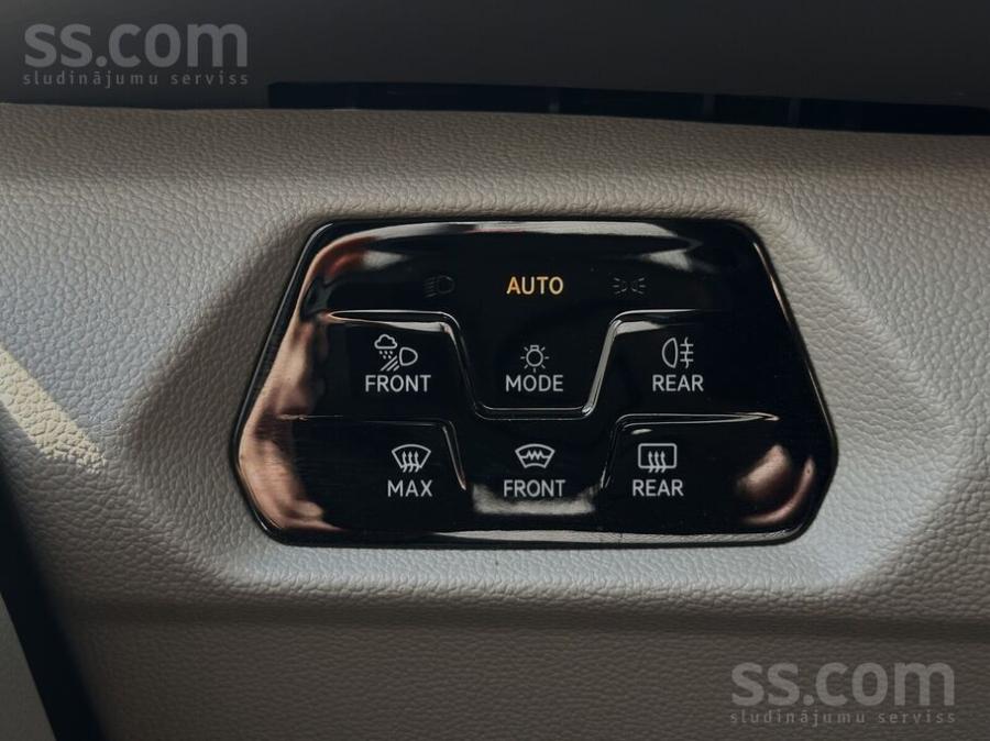 Grey Volkswagen Multivan 2023 in Riga, with an engine capacity of 2.00 L and mileage of 118 thousand km for 39950 €, photo 10 on AUTOMOTO.COM.LV