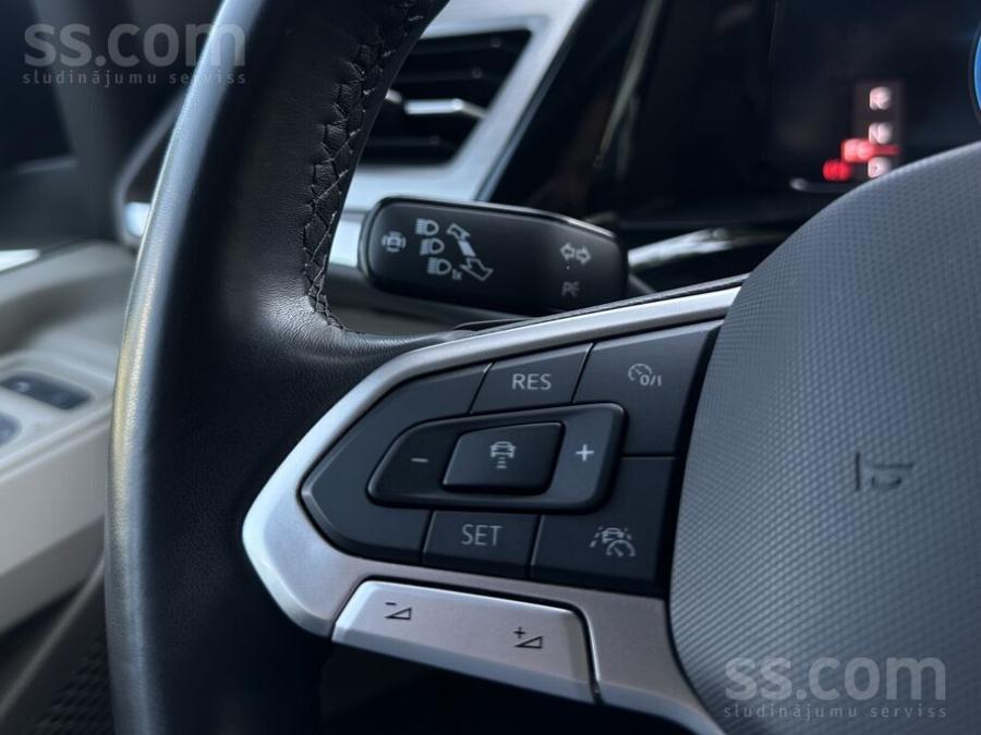 Grey Volkswagen Multivan 2023 in Riga, with an engine capacity of 2.00 L and mileage of 118 thousand km for 39950 €, photo 13 on AUTOMOTO.COM.LV