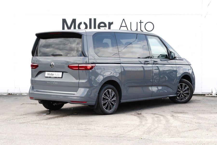 Pelēks Volkswagen Multivan 2023 Rīga, ar dzinēja tilpumu 1.40 L un nobraukumu 92 tūkst. km par 44950 €, foto 5 vietnē AUTOMOTO.COM.LV