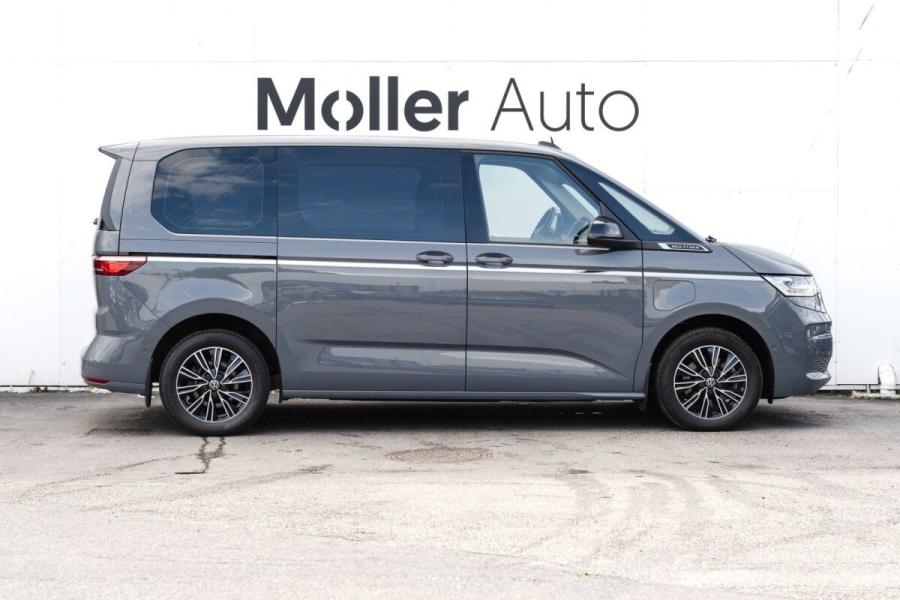 Pelēks Volkswagen Multivan 2023 Rīga, ar dzinēja tilpumu 1.40 L un nobraukumu 92 tūkst. km par 44950 €, foto 6 vietnē AUTOMOTO.COM.LV