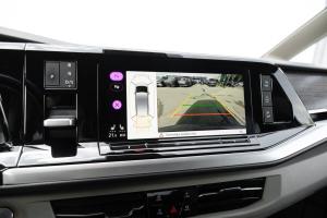Pelēks Volkswagen Multivan 2023 Rīga, ar dzinēja tilpumu 1.40 L un nobraukumu 92 tūkst. km par 44950 €, foto 23 vietnē AUTOMOTO.COM.LV