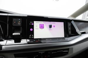 Pelēks Volkswagen Multivan 2023 Rīga, ar dzinēja tilpumu 1.40 L un nobraukumu 92 tūkst. km par 44950 €, foto 31 vietnē AUTOMOTO.COM.LV