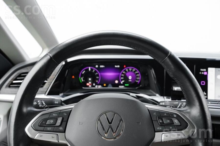 Grey Volkswagen Multivan 2023 in Riga, with an engine capacity of 1.40 L and mileage of 92 thousand km for 44950 €, photo 20 on AUTOMOTO.COM.LV