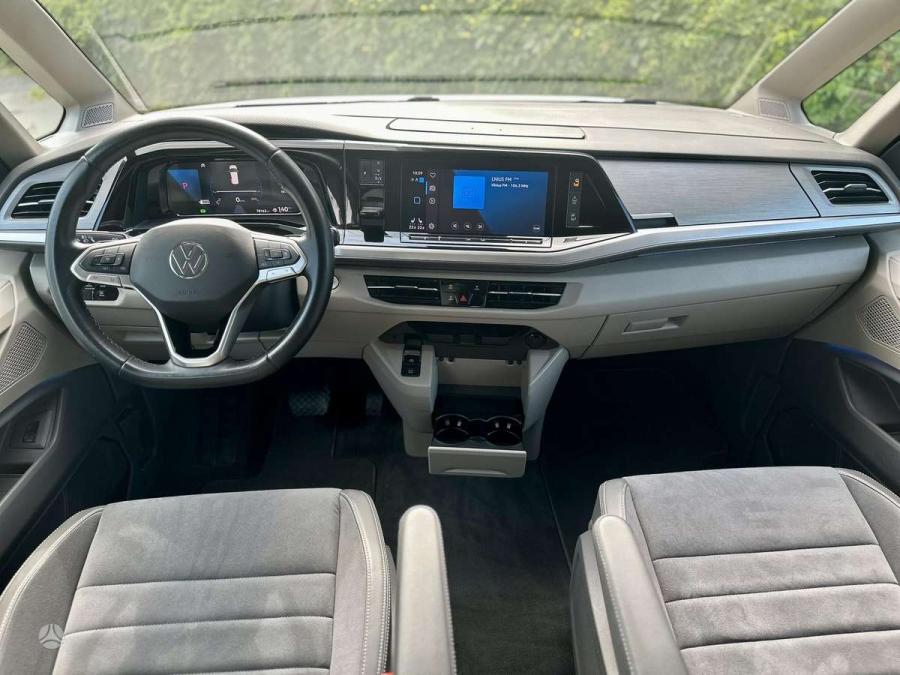 Pelēks Volkswagen Multivan 2023 Viļņa, ar dzinēja tilpumu 1.50 L un nobraukumu 79 tūkst. km par 43500 €, foto 5 vietnē AUTOMOTO.COM.LV