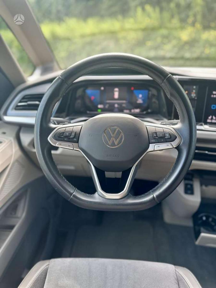 Pelēks Volkswagen Multivan 2023 Viļņa, ar dzinēja tilpumu 1.50 L un nobraukumu 79 tūkst. km par 43500 €, foto 6 vietnē AUTOMOTO.COM.LV