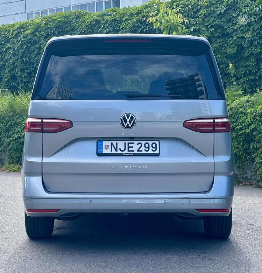 Pelēks Volkswagen Multivan 2023 Viļņa, ar dzinēja tilpumu 1.50 L un nobraukumu 79 tūkst. km par 43500 €, foto 12 vietnē AUTOMOTO.COM.LV