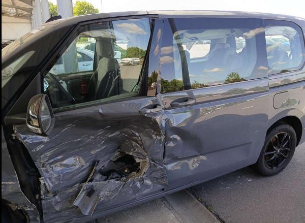 Grey Volkswagen Multivan 2024 in Klaipeda, with an engine capacity of 1.97 L and mileage of 20 thousand km for 22400 €, photo 10 on AUTOMOTO.COM.LV