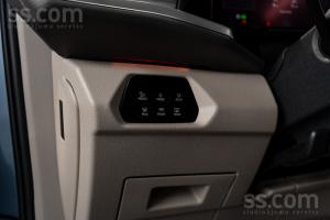 Pelēks Volkswagen Multivan 2024 Rīga, ar dzinēja tilpumu 2.00 L un nobraukumu 6 tūkst. km par 53880 €, foto 22 vietnē AUTOMOTO.COM.LV