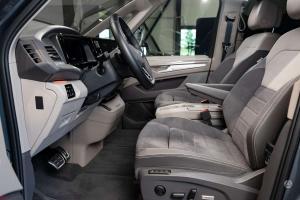 Grey Volkswagen Multivan 2024 in Riga, with an engine capacity of 1.97 L and mileage of 6 thousand km for 53880 €, photo 10 on AUTOMOTO.COM.LV