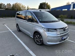 Pelēks Volkswagen Multivan 2024 Rīga, ar dzinēja tilpumu 1.40 L un nobraukumu 22 tūkst. km par 56500 €, foto  vietnē AUTOMOTO.COM.LV