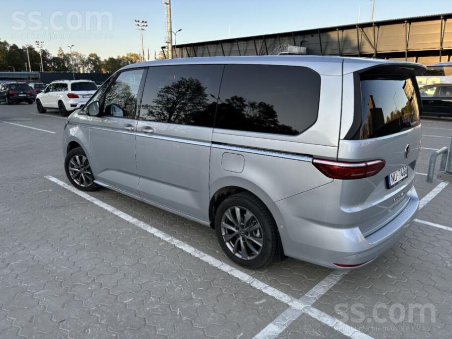 Pelēks Volkswagen Multivan 2024 Rīga, ar dzinēja tilpumu 1.40 L un nobraukumu 22 tūkst. km par 56500 €, foto 3 vietnē AUTOMOTO.COM.LV