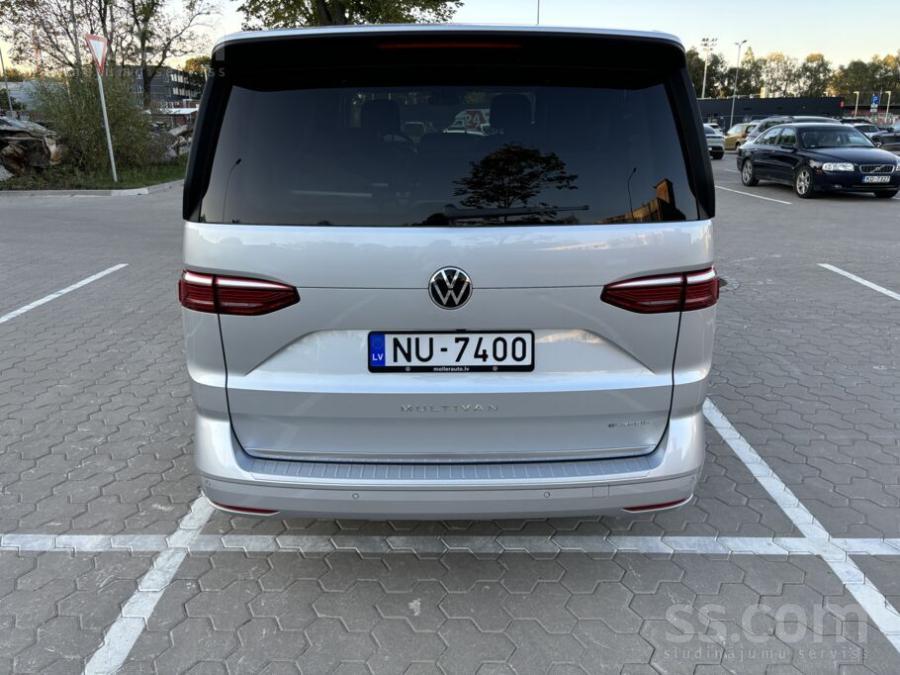 Pelēks Volkswagen Multivan 2024 Rīga, ar dzinēja tilpumu 1.40 L un nobraukumu 22 tūkst. km par 56500 €, foto 6 vietnē AUTOMOTO.COM.LV