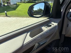 Pelēks Volkswagen Multivan 2024 Rīga, ar dzinēja tilpumu 1.40 L un nobraukumu 22 tūkst. km par 56500 €, foto 9 vietnē AUTOMOTO.COM.LV