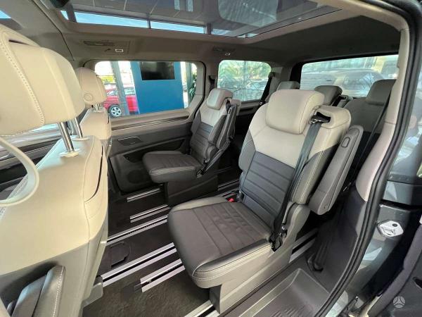 Grey Volkswagen Multivan 2025 in Kaunas, with an engine capacity of 1.98 L and mileage of 17 thousand km for 66500 €, photo 10 on AUTOMOTO.COM.LV