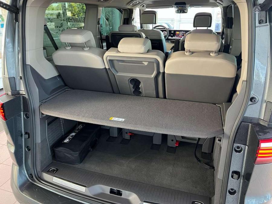 Pelēks Volkswagen Multivan 2025 Kauņa, ar dzinēja tilpumu 1.98 L un nobraukumu 17 tūkst. km par 66500 €, foto 20 vietnē AUTOMOTO.COM.LV