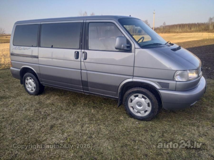 Grey Volkswagen Multivan 1996 in Polva, with an engine capacity of 2.50 L and mileage of 384 thousand km for 4900 €, photo 2 on AUTOMOTO.COM.LV