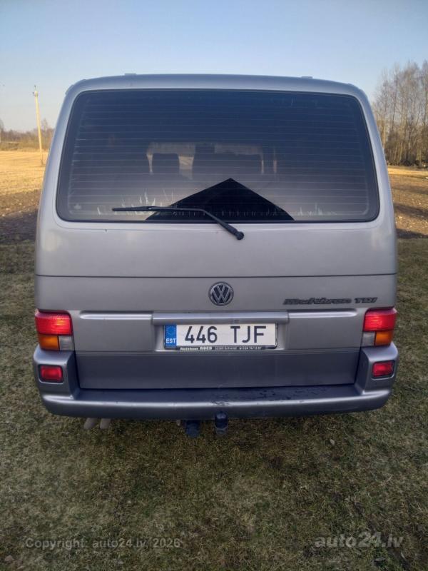 Grey Volkswagen Multivan 1996 in Polva, with an engine capacity of 2.50 L and mileage of 384 thousand km for 4900 €, photo 4 on AUTOMOTO.COM.LV