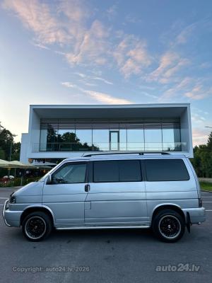 Pelēks Volkswagen Multivan 1997 Tallina, ar dzinēja tilpumu 2.50 L un nobraukumu 500 tūkst. km par 5999 €, foto 4 vietnē AUTOMOTO.COM.LV