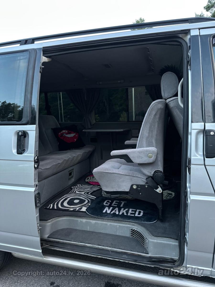 Pelēks Volkswagen Multivan 1997 Tallina, ar dzinēja tilpumu 2.50 L un nobraukumu 500 tūkst. km par 5999 €, foto 11 vietnē AUTOMOTO.COM.LV