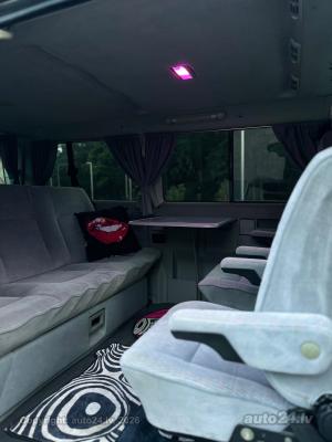 Pelēks Volkswagen Multivan 1997 Tallina, ar dzinēja tilpumu 2.50 L un nobraukumu 500 tūkst. km par 5999 €, foto 13 vietnē AUTOMOTO.COM.LV
