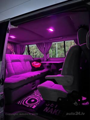 Pelēks Volkswagen Multivan 1997 Tallina, ar dzinēja tilpumu 2.50 L un nobraukumu 500 tūkst. km par 5999 €, foto 16 vietnē AUTOMOTO.COM.LV