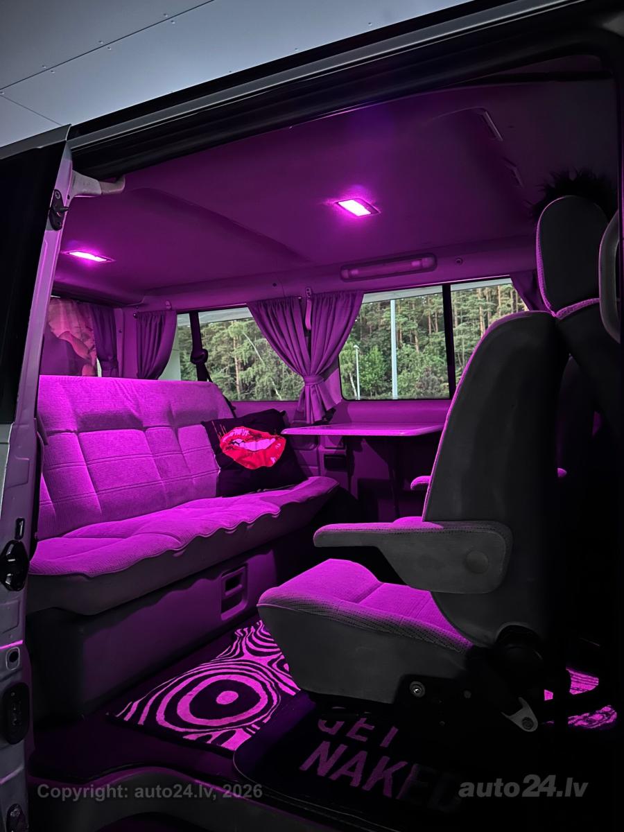 Pelēks Volkswagen Multivan 1997 Tallina, ar dzinēja tilpumu 2.50 L un nobraukumu 500 tūkst. km par 5999 €, foto 16 vietnē AUTOMOTO.COM.LV