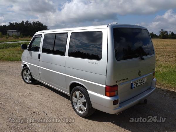 Grey Volkswagen Multivan 2001 in Tallinn, with an engine capacity of 2.50 L and mileage of 207 thousand km for 14500 €, photo 8 on AUTOMOTO.COM.LV