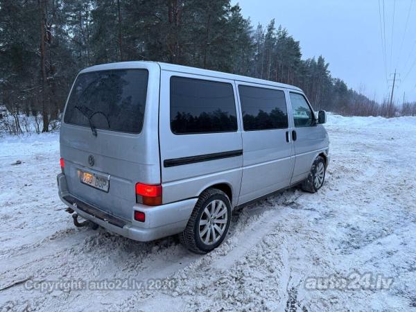 Pelēks Volkswagen Multivan 2003 Tallina, ar dzinēja tilpumu 2.50 L un nobraukumu 0 tūkst. km par 4999 €, foto 3 vietnē AUTOMOTO.COM.LV