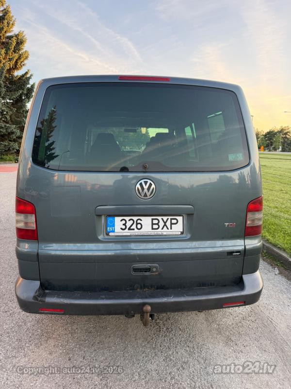 Grey Volkswagen Multivan 2003 in Tallinn, with an engine capacity of 2.50 L and mileage of 485 thousand km for 6490 €, photo 2 on AUTOMOTO.COM.LV