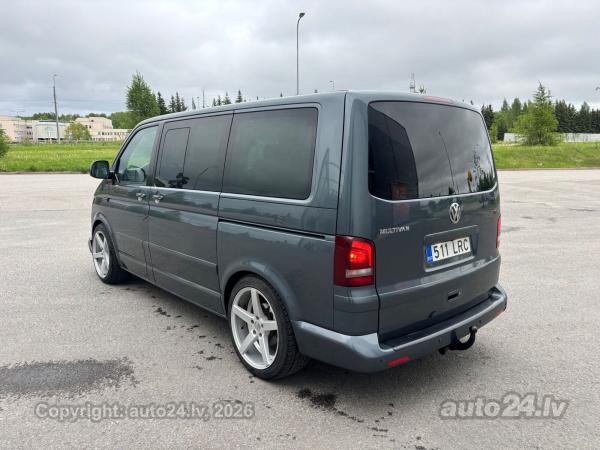 Pelēks Volkswagen Multivan 2004 Tartu, ar dzinēja tilpumu 2.50 L un nobraukumu 312 tūkst. km par 7900 €, foto 3 vietnē AUTOMOTO.COM.LV