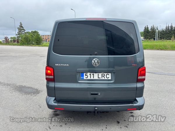 Pelēks Volkswagen Multivan 2004 Tartu, ar dzinēja tilpumu 2.50 L un nobraukumu 312 tūkst. km par 7900 €, foto 4 vietnē AUTOMOTO.COM.LV